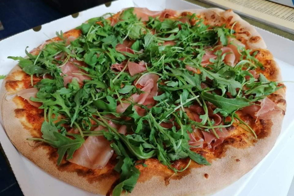 Pizza 33 cm | Pizza caffe U veverky