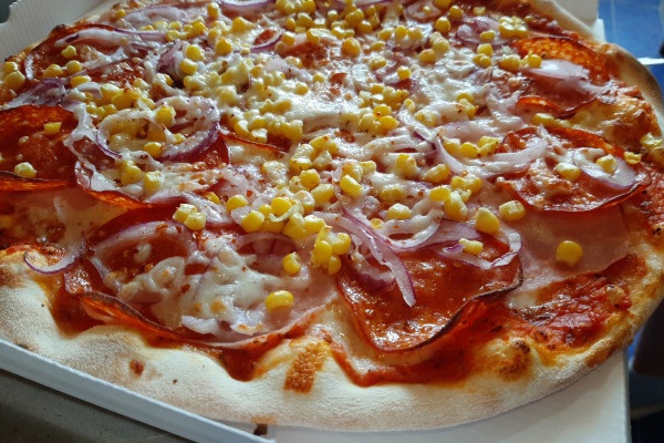 Pizza 33 cm | Pizza caffe U veverky